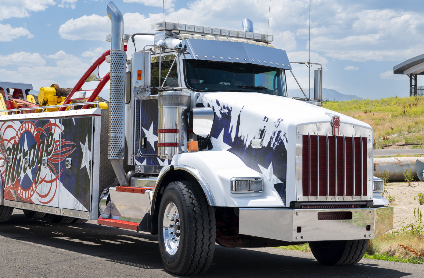 M325 Wide Base is an On/Off-Road Heavy-Duty Steer Tire. | Toyo Tires